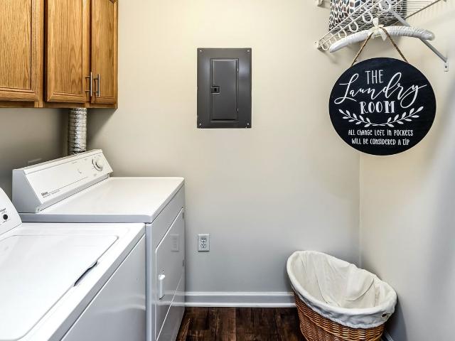 The Larimore 2 Bedroom Apartment for Rent at 13302 Larimore Ave, Omaha, NE 68164 Hillsborough