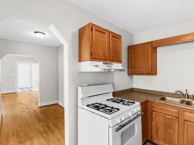 The Larisa 2 Bedroom Apartment for Rent at 1411 14th St S, Birmingham, AL 35205 Five Points South