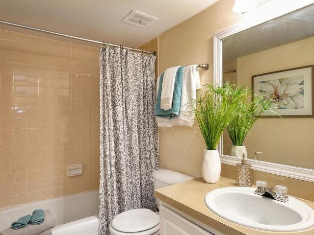 The Legacy Apartments 2 Bedroom Apartment for Rent at 5205 N Boulevard, Tampa, FL 33603 Wellswood