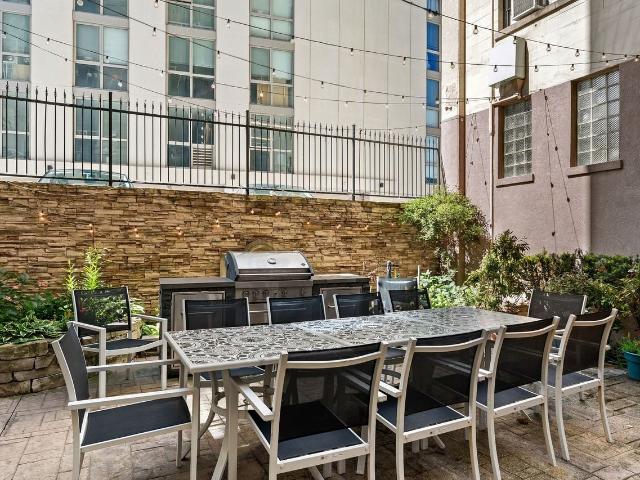 The Legacy HB at Clarendon Park 2 Bedroom Apartment for Rent at 4520 N Clarendon Ave, Chicago, IL 60640 Uptown