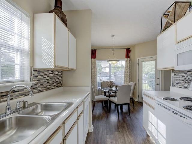 The Legends Apartments 2 Bedroom Apartment for Rent at 11000 Indian Legends Dr, Louisville, KY 40241