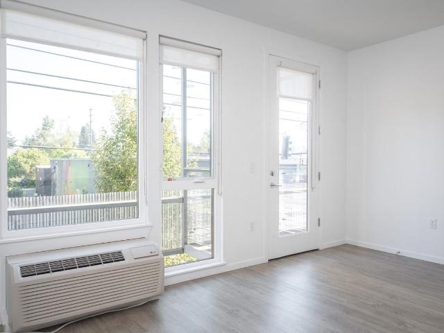 The Lenox 1 Bedroom Apartment for Rent at 5151 Se Holgate Blvd, Portland, OR 97206 Creston Kenilworth