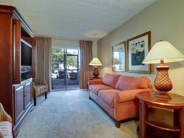 The Lenox Apartments 2 Bedroom Apartment for Rent at 11311 N 22nd St, Tampa, FL 33612 University Square