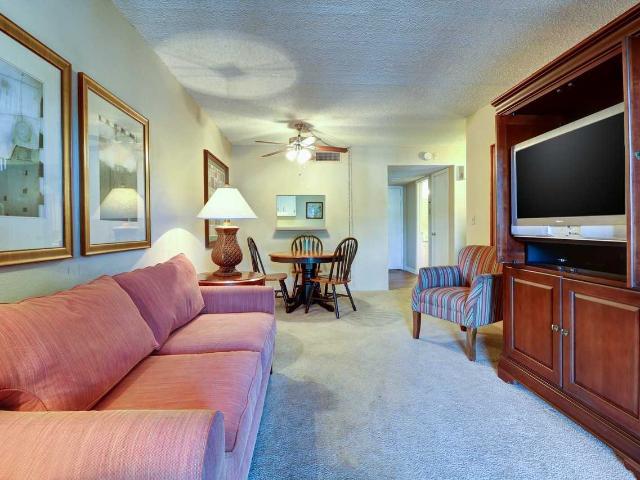 The Lenox Apartments Studio Apartment for Rent at 11311 N 22nd St, Tampa, FL 33612 University Square