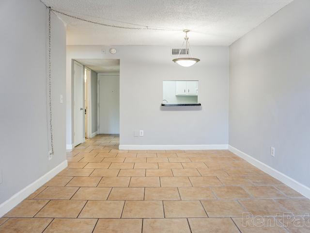 The Lenox Apartments Studio Apartment for Rent at 11311 N 22nd St, Tampa, FL 33612 University Square