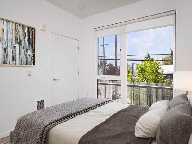 The Lenox Studio Apartment for Rent at 5151 Se Holgate Blvd, Portland, OR 97206 Creston Kenilworth
