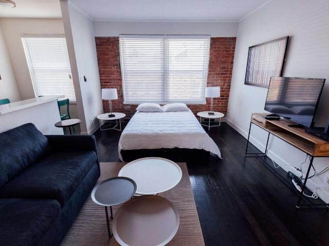 The Lido Studio Apartment for Rent at 6500 Yucca St, Los Angeles, CA 90028 Hollywood Hills West