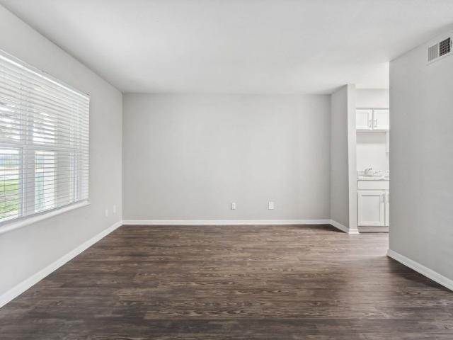 The Life at Park View 2 Bedroom Apartment for Rent at 2730 Lafferty Rd, Pasadena, TX 77502