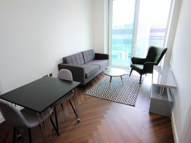 The Lightbox, Salford Quays M50 1 bed ground floor flat to rent £1,150 pcm £265 pw