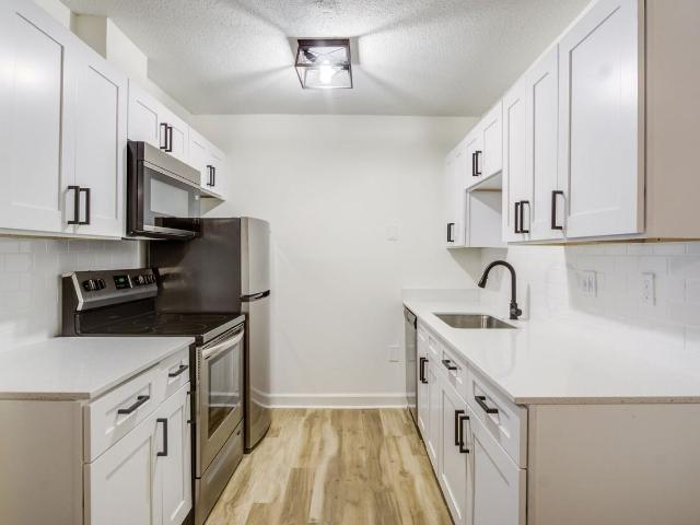 The Lily At West Ashley 3 Bedroom Apartment for Rent at 2040 Ashley River Rd, Charleston, SC 29407