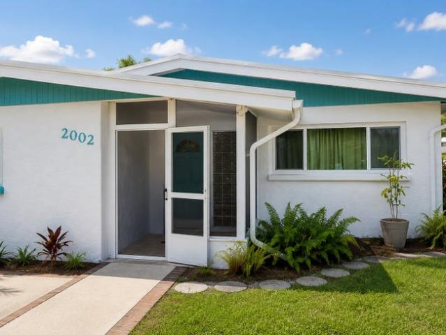 The Lin Sarasota | Private Furnished Room in Quie