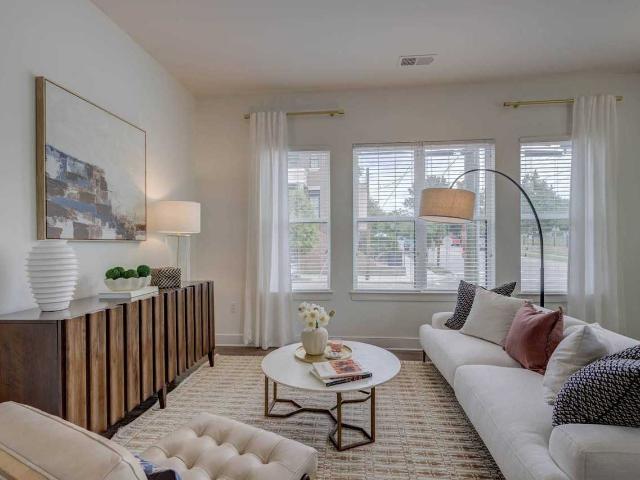 The Lincoln 2 Bedroom Apartment for Rent at 408 E Hargett St, Raleigh, NC 27601