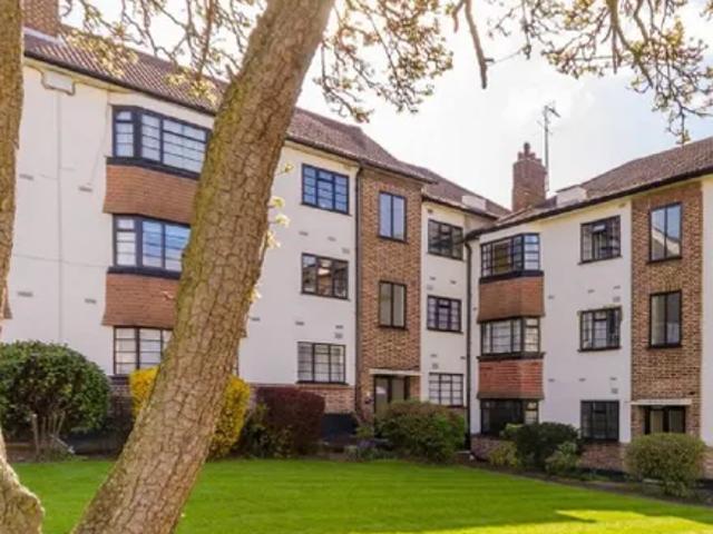 The Lindens, London, N12 9TY, United Kingdom | 2 bed apartment for rent #167220295 | Rentberry