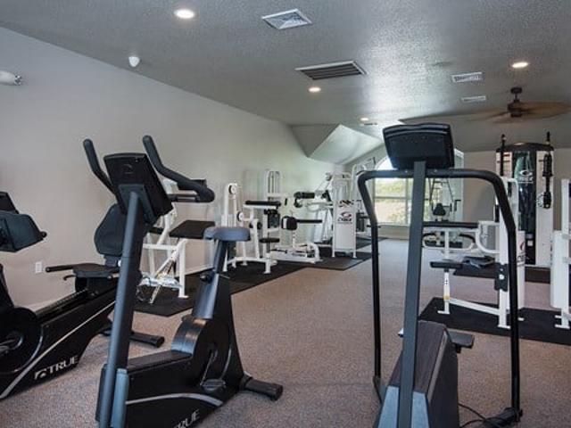 The Links at Oxford Custom Deluxe III Executive Suite Fully Furnished & Paid Utilities