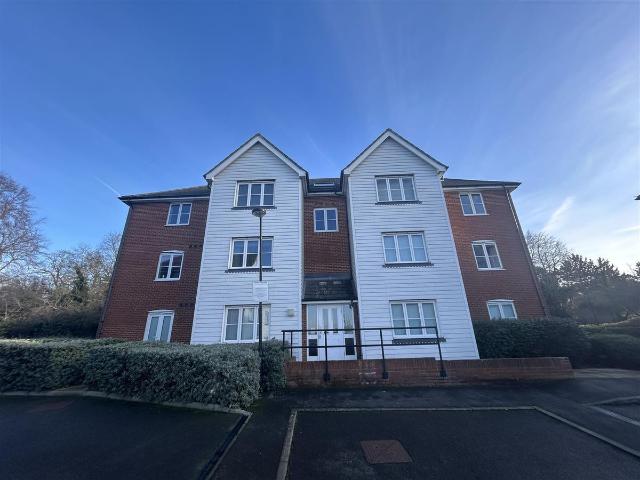 The Links, Herne Bay CT6, 2 bed flat to rent, £1,150 pcm | PrimeLocation