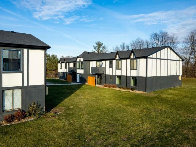 The LUX off Linden 1 Bedroom Apartment for Rent at 1440 N Linden Rd, Flint, MI 48532