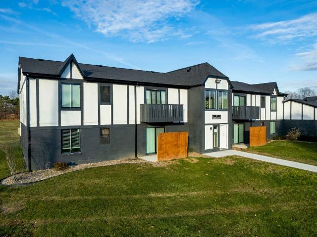 The LUX off Linden 2 Bedroom Apartment for Rent at 1440 N Linden Rd, Flint, MI 48532