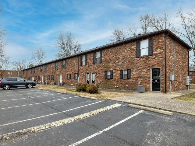The Lux Townhomes 2 Bedroom Home for Rent at 2901 Lakeheath Dr, Louisville, KY 40213 Newburg