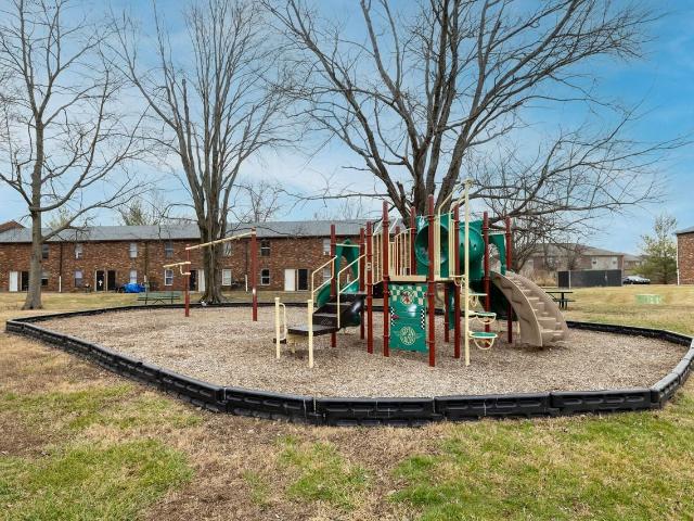 The Lux Townhomes 2 Bedroom Home for Rent at 2901 Lakeheath Drive, Louisville, KY 40213 Newburg