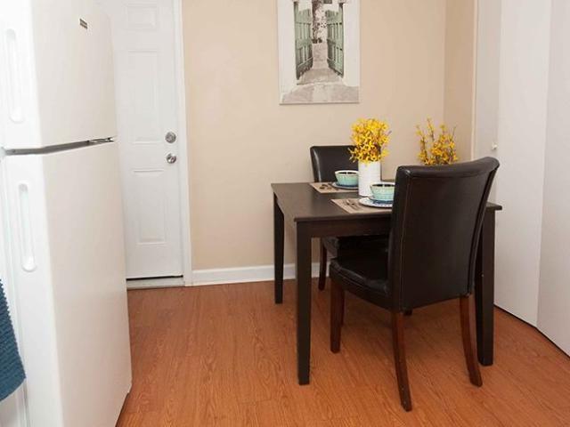 The Lux Studio Apartment for Rent at 2901 Lakeheath Dr, Louisville, KY 40213 Newburg