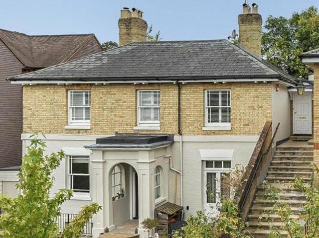The Mount, Guildford, 3 Bedroom Flat