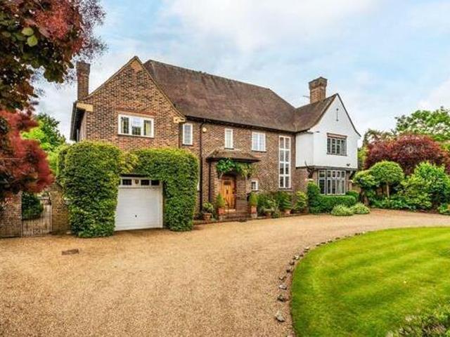 The Mount, Fetcham, 6 Bedroom Detached
