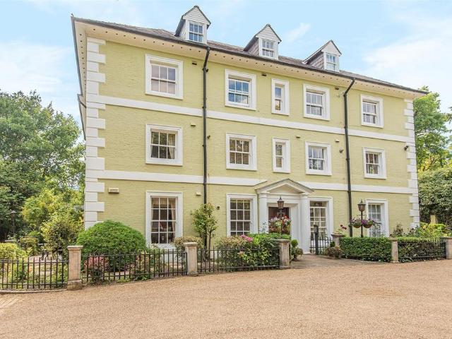The Mount House, Sudbury Hill, Harrow. 2 bed flat to rent £1,850 pcm £427 pw