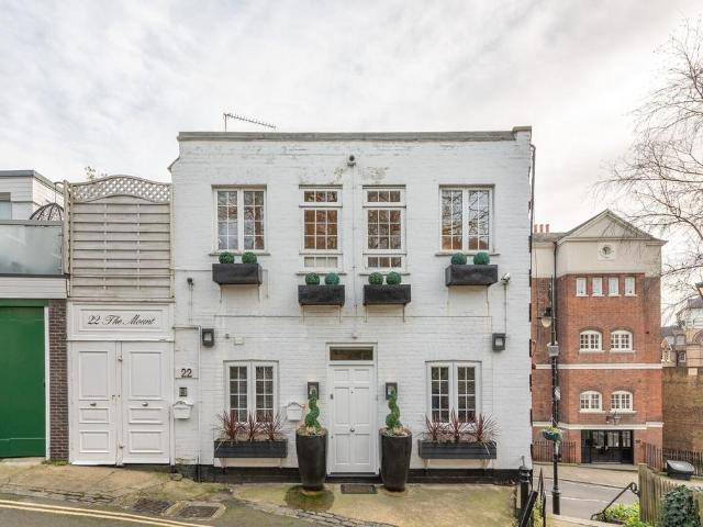 The Mount, Hampstead, London, NW3 2 bed flat to rent £3,200 pcm £738 pw