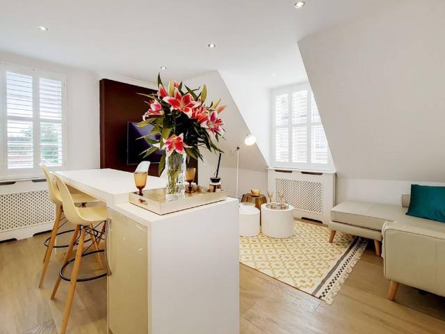 The Mount, Hampstead, London NW3, 2 bed flat to rent, £6,500 pcm | PrimeLocation