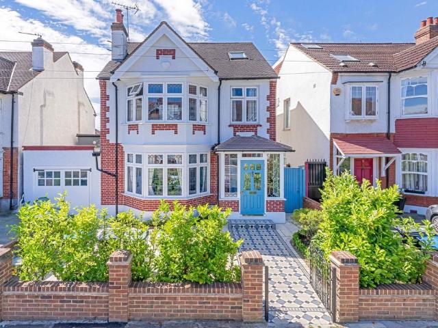 The Mount, New Malden, KT3 4 bed detached house to rent £5,000 pcm £1,154 pw