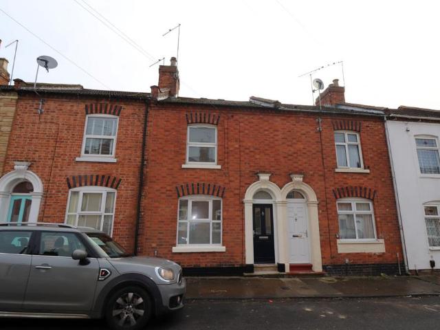 The Mounts, Northampton 2 bed terraced house to rent £1,025 pcm £237 pw