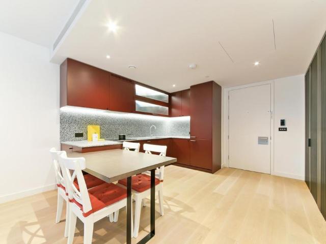 The Modern, Embassy Gardens, London. 2 bed apartment to rent £3,987 pcm £920 pw