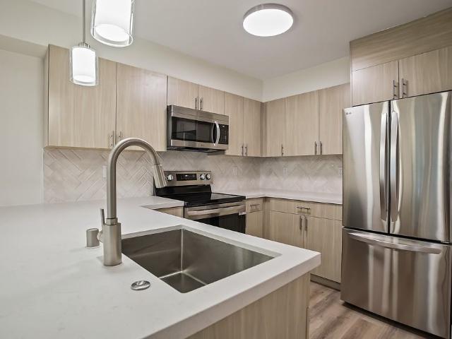 The Montclaire 2 Bedroom Apartment for Rent at 450 N Mathilda Ave, Sunnyvale, CA 94085 Lowlanders