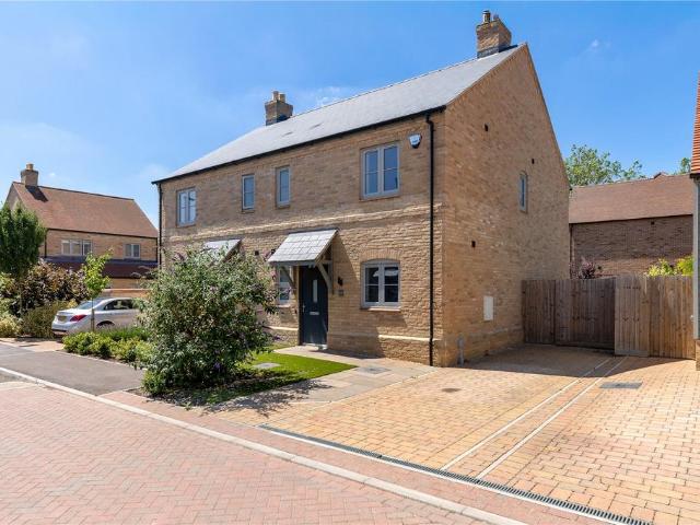 The Mazles, Comberton, Cambridge. 3 bed semi detached house to rent £1,950 pcm £450 pw