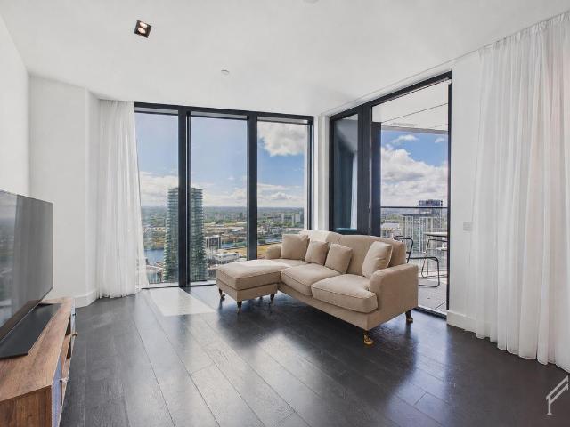 The Madison, Marsh Wall, Canary Wharf E14, 1 bed flat to rent, £2,900 pcm | PrimeLocation