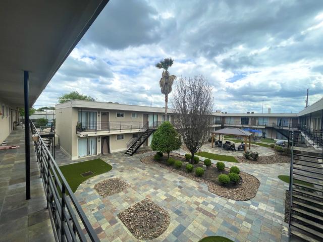 The Majestic 1 Bedroom Apartment for Rent at 5701 Schumacher Ln, Houston, TX 77057 Woodlake Briar Meadow