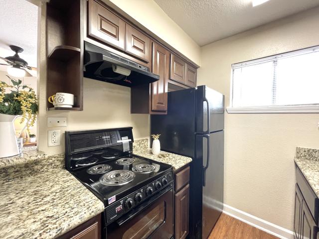 The Majestic 1 Bedroom Apartment for Rent at 5701 Schumacher Ln, Houston, TX 77057 Woodlake Briar Meadow