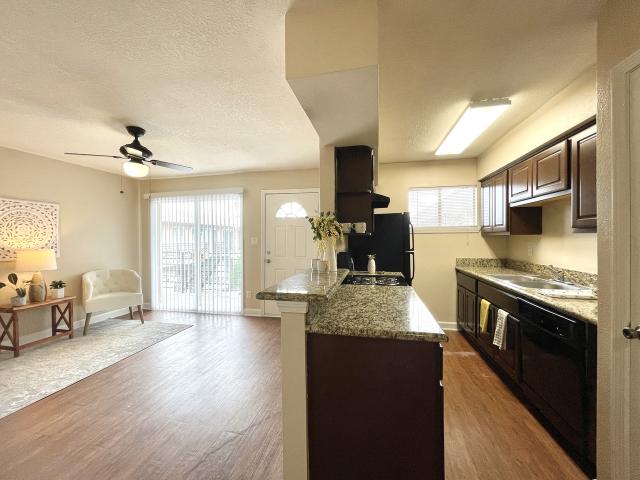 The Majestic 1 Bedroom Apartment for Rent at 5701 Schumacher Ln, Houston, TX 77057 Woodlake Briar Meadow
