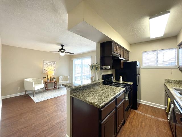 The Majestic 2 Bedroom Apartment for Rent at 5701 Schumacher Ln, Houston, TX 77057 Woodlake Briar Meadow