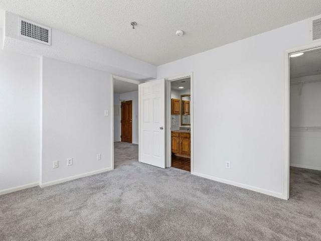 The Majestic on the Plaza 2 Bedroom Apartment for Rent at 235 Ward Pkwy, Kansas City, MO 64112 South Plaza