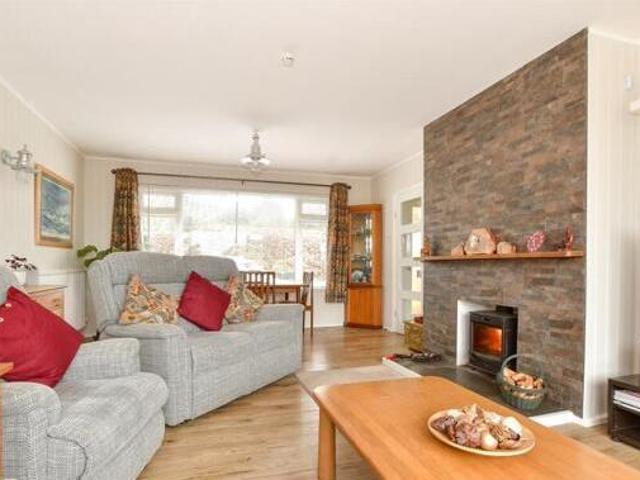 The Mall, Totland Bay, 4 Bedroom Chalet