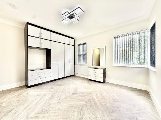 The Mall, Ealing Broadway, London W5, 2 bed flat to rent, £2,800 pcm | PrimeLocation