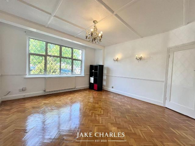 The Mall, London N14, Room to rent, £850 pcm | PrimeLocation