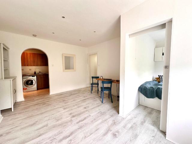 The Mall, London W5, 1 bed flat to rent, £1,450 pcm | PrimeLocation