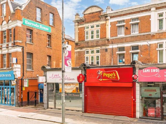 The Mall, London W5 Studio to rent £1,375 pcm £317 pw
