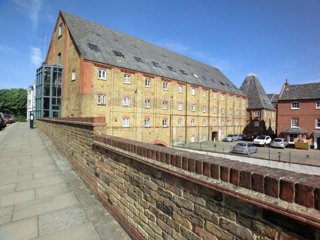 The Maltings, Clifton Road, Gravesend, Kent DA11, 1 bed flat to rent, £925 pcm | PrimeLocation