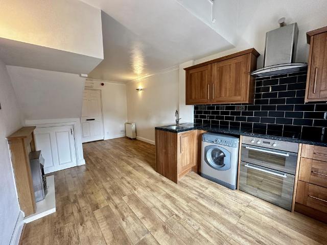 The Maltings, Gravesend DA11 1 bed flat to rent £1,047 pcm £242 pw