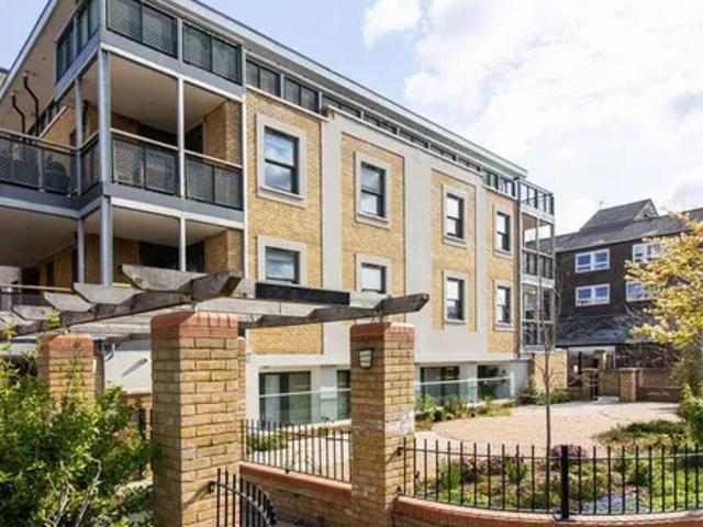 The Maltings, Spring Grove, Strand on the Green, London, W4 3NH, United Kingdom | 2 bed apartment for rent #139545327 | Rentberry