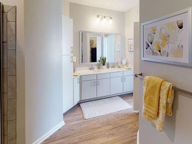 The Manhattan on the River Apartments 1 Bedroom Apartment for Rent at 1065 Manhattan Blvd, Dayton, KY 41074