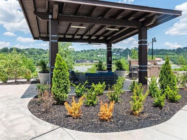 The Manhattan on the River Apartments 1 Bedroom Apartment for Rent at 1065 Manhattan Blvd, Dayton, KY 41074